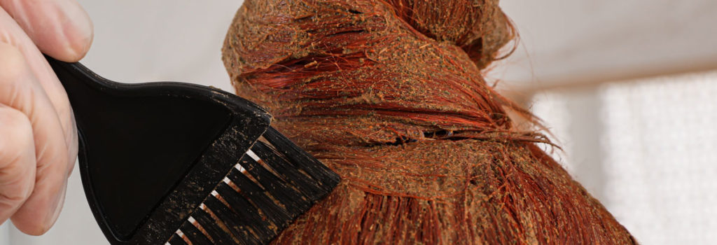 Natürliche Haarfarbe: Wie pflegt man sie richtig mit ätherischen Ölen ...